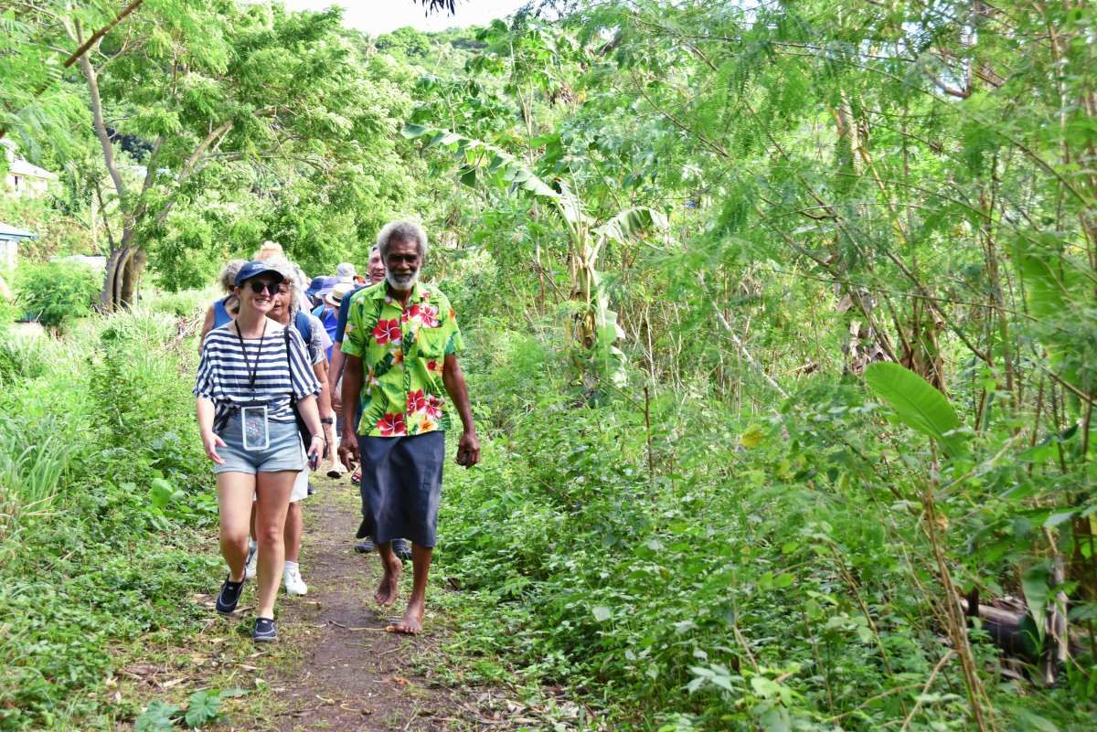 10 Best Things to Do on Dravuni Island [2025]